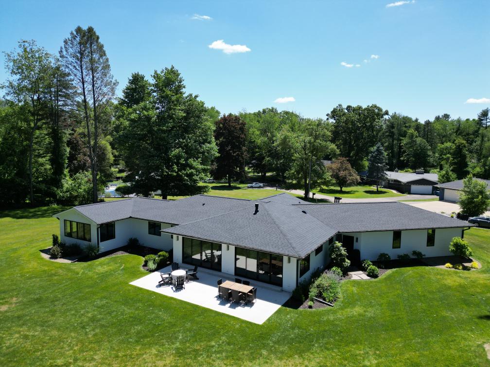 Golf Course Modern Ranch - Newman Construction & Design